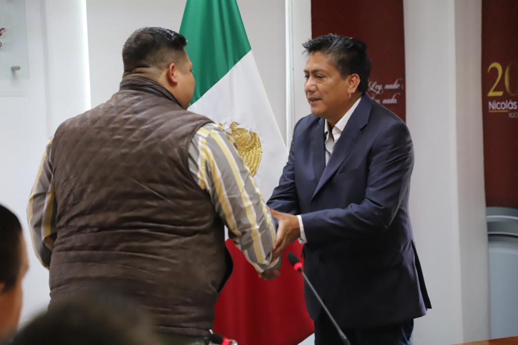 Cabildo de Nicolás Romero designa a Gilberto Vargas como Cronista ...