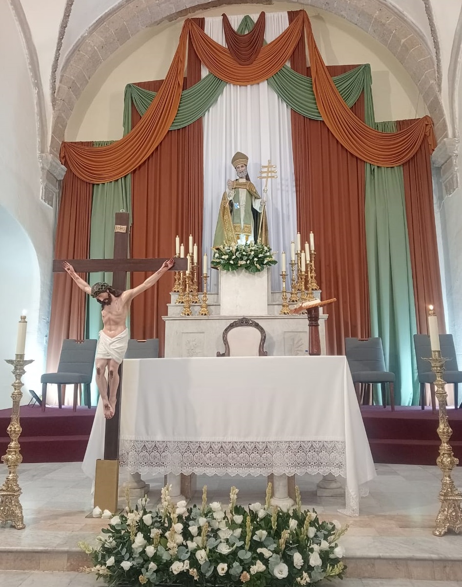 Feligreses, destacaron el “arreglo floral” de la Iglesia de San Pedro ...