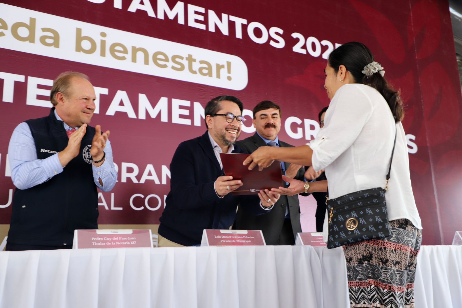 El Presidente Daniel Serrano da certeza jurídica a familias de Izcalli ...