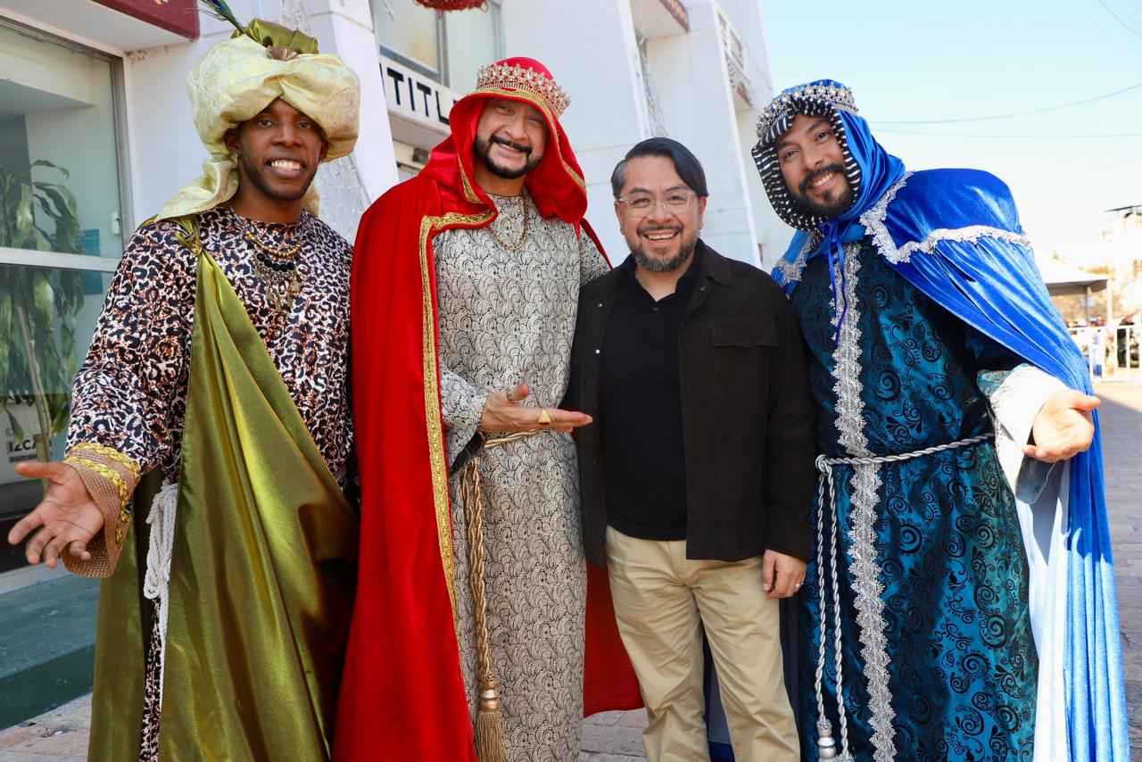 Daniel Serrano agasaja a infantes de Izcalli en el “Día de Reyes” – El ...