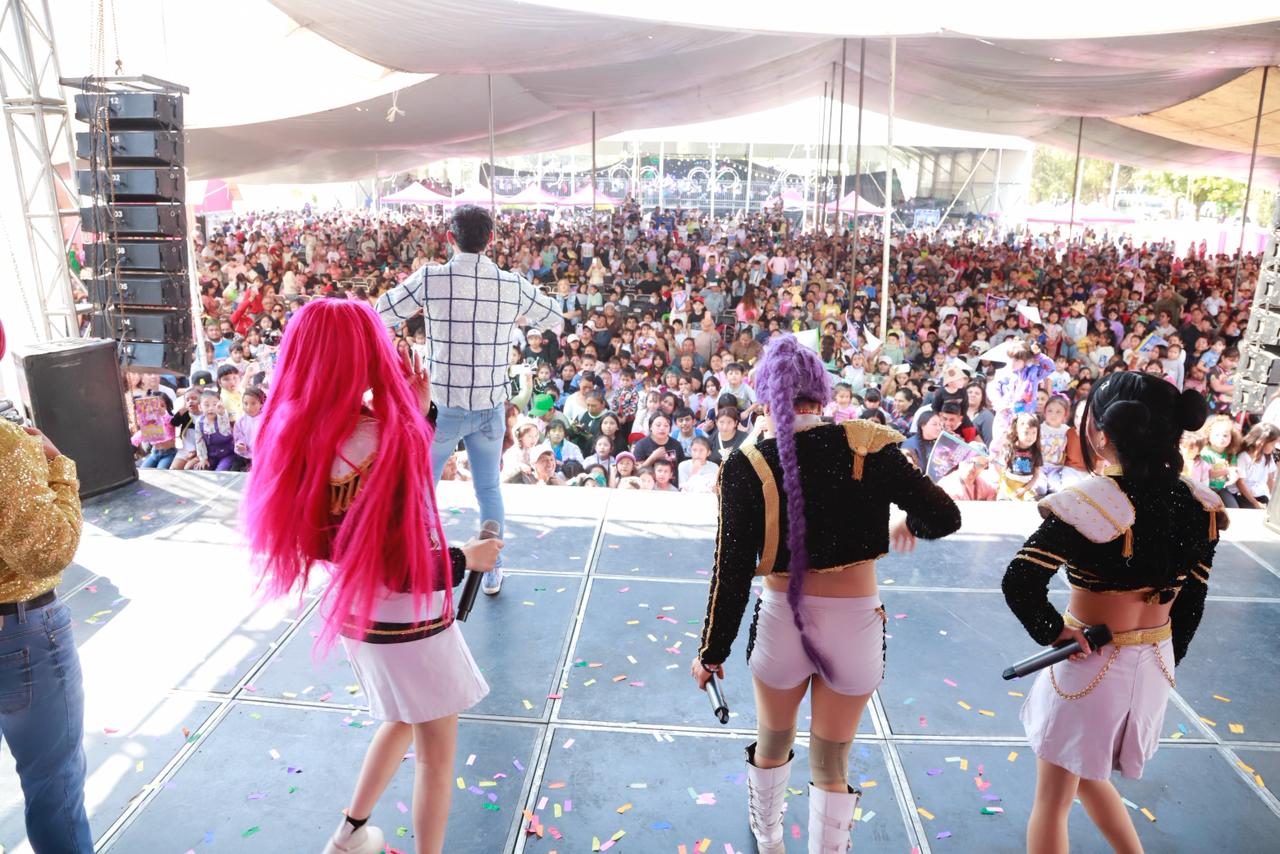 Lleva Raciel Pérez alegría y juguetes a miles de niños en Tlalnepantla ...