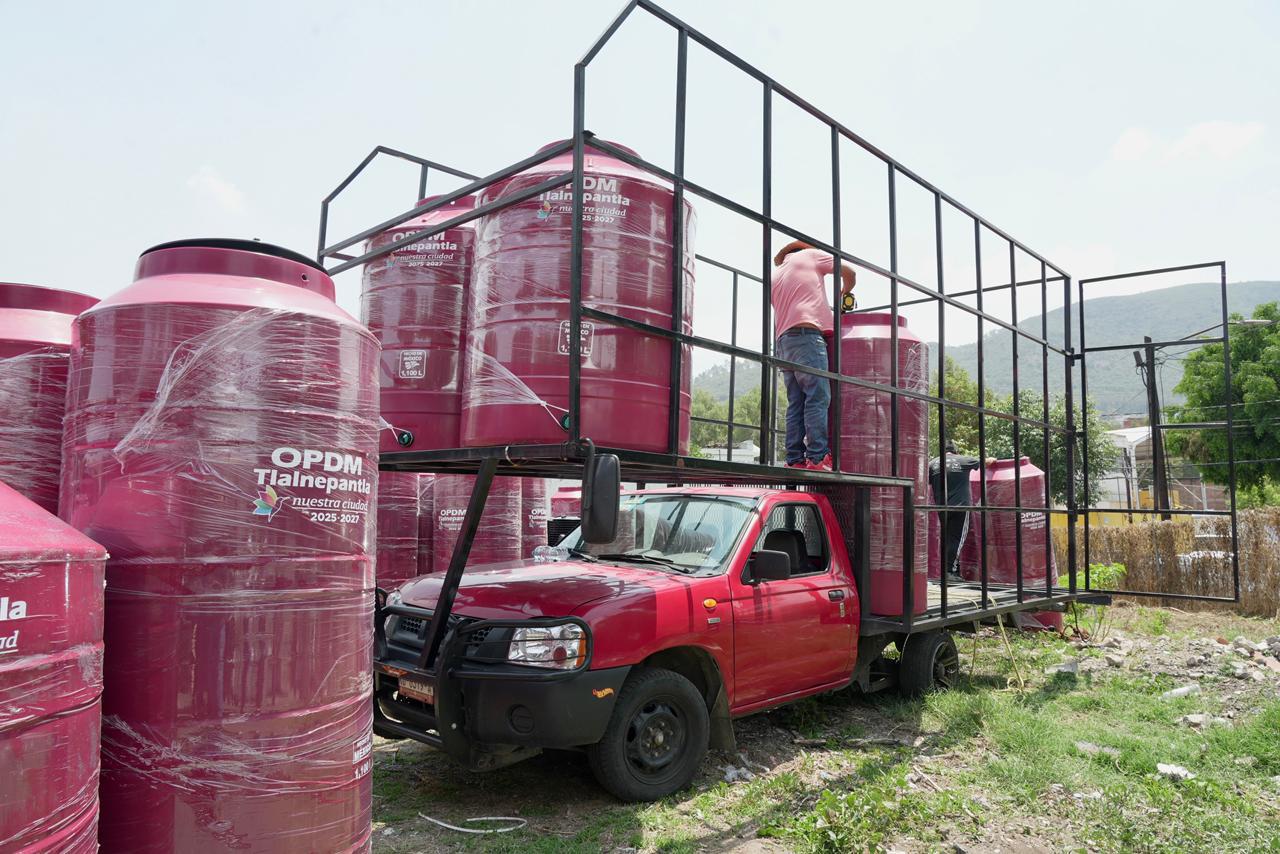 Raciel Pérez entrega tinacos y cisternas a familias de Ex Ejido de ...