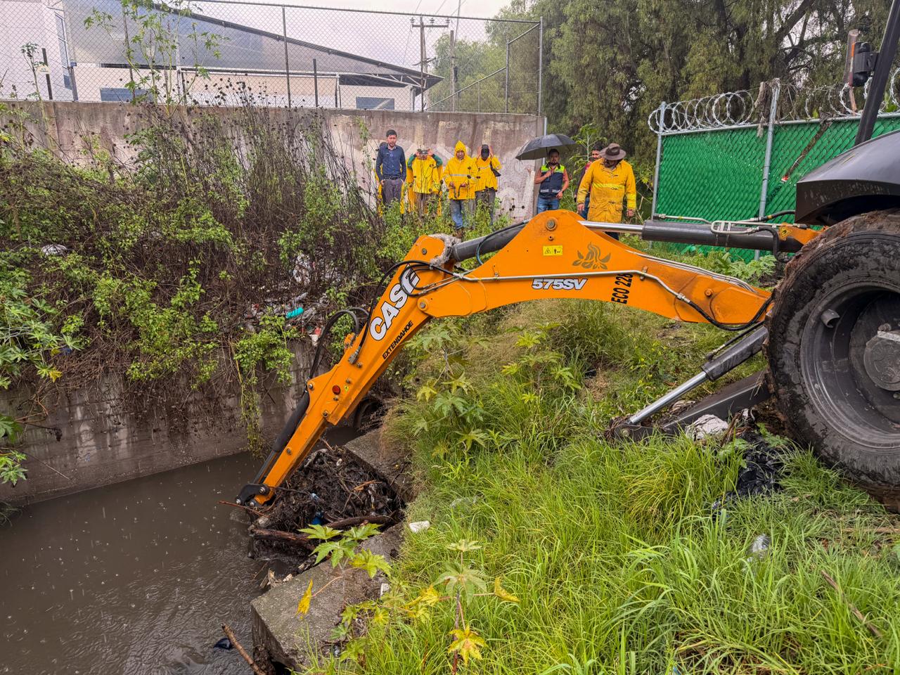 Operagua limpia de basura canal San José hacia el Río Cuautitlán – El ...