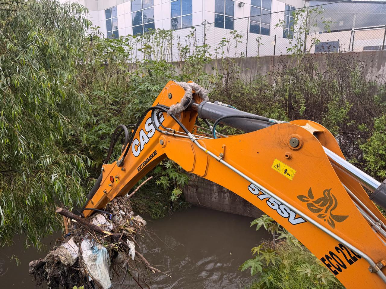 Operagua limpia de basura canal San José hacia el Río Cuautitlán – El ...